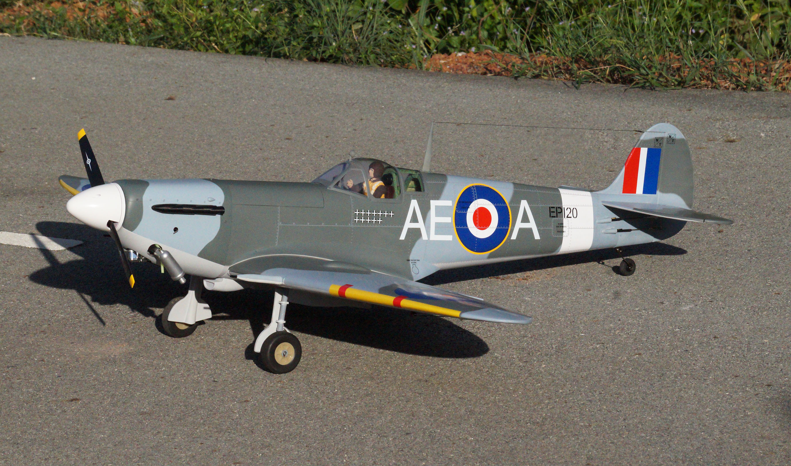 Samolot Spitfire (klasa 55 EP-GP) ARF - VQ-Models